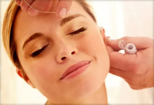 Eyebrow Shaping: The 411 on Threading