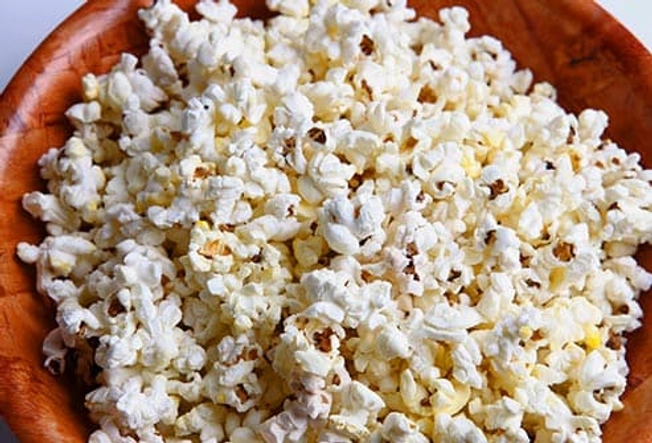 8 Simple Snacks That Won’t Spike Your Blood Sugar